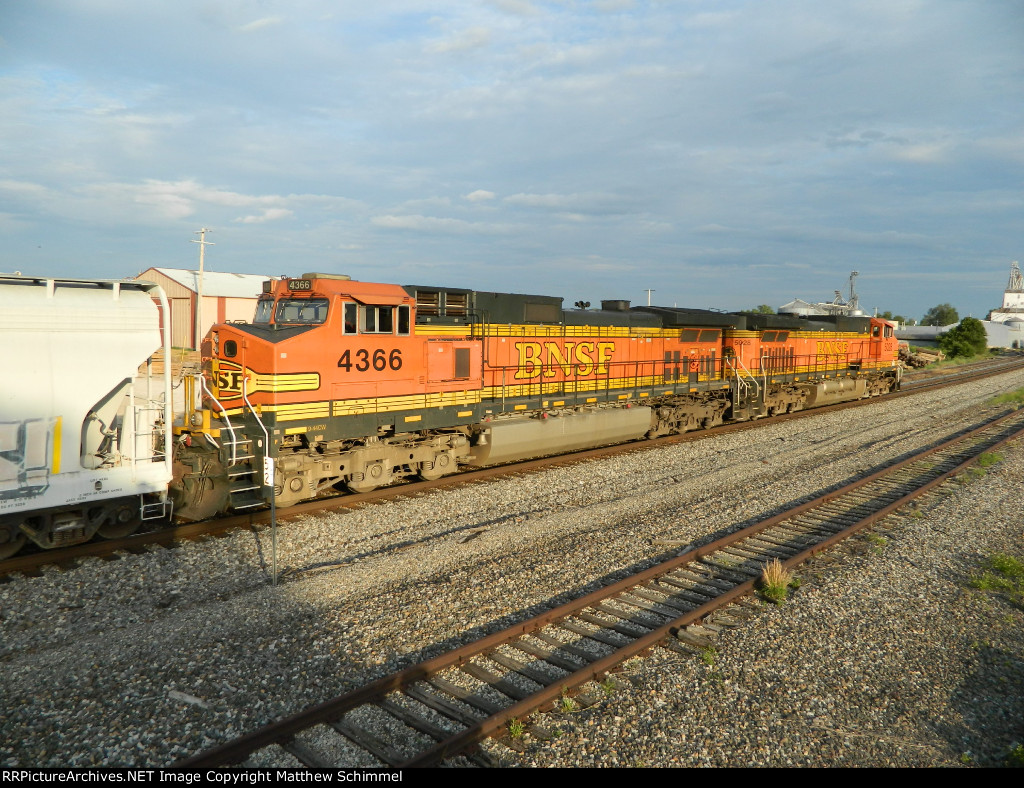BNSF 4366